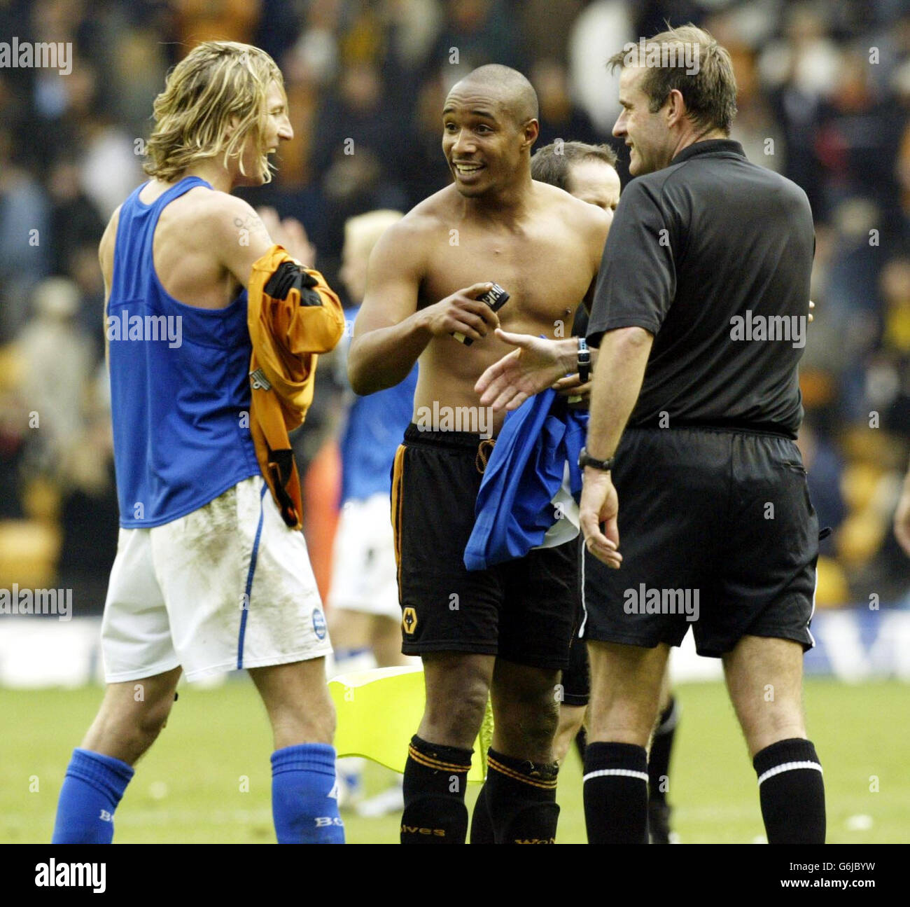Wolverhampton Wanderers' Paul Ince (centre) and Birmingham City's ...