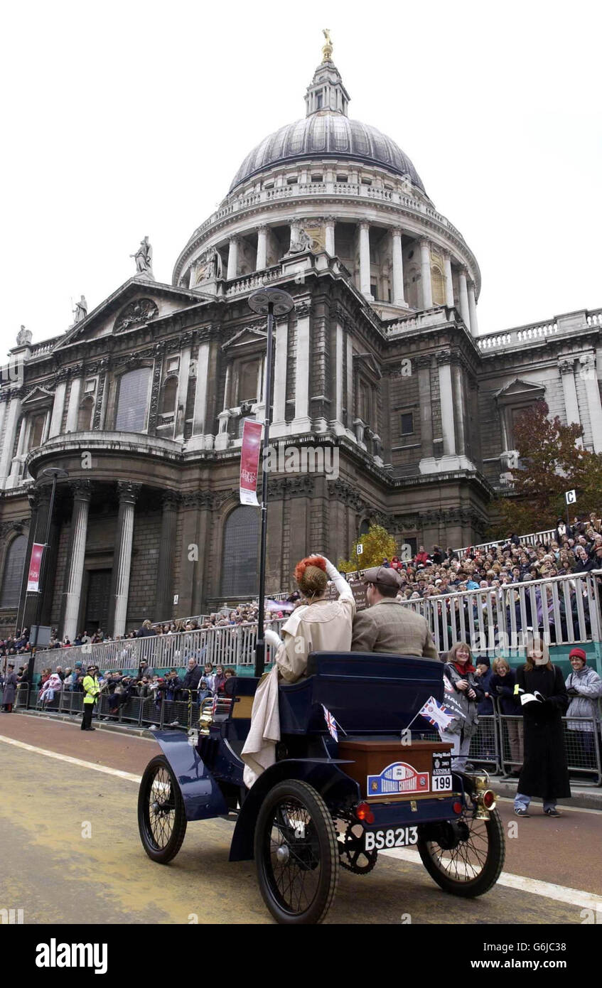 100 year old car hi-res stock photography and images - Alamy