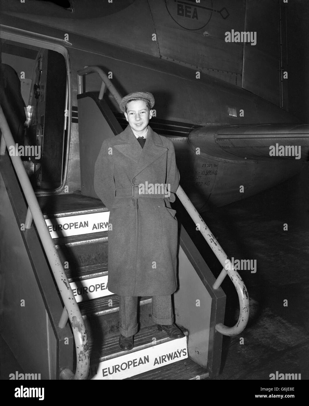 Horse Racing - Lester Piggott -Northolt Airport, Middlesex Stock Photo ...