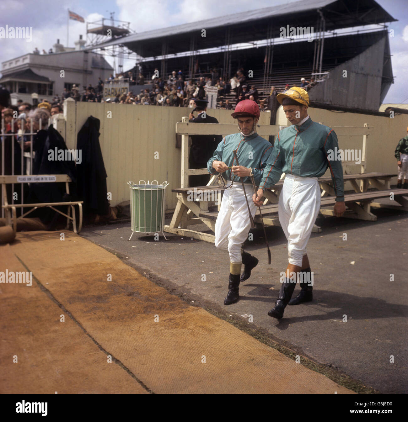 Lesterpiggottlip hi-res stock photography and images - Alamy