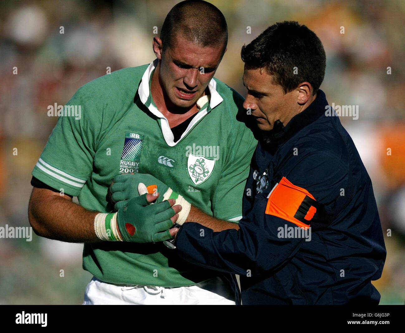RWC Alan Quinlan Dislocates Shoulder Stock Photo - Alamy