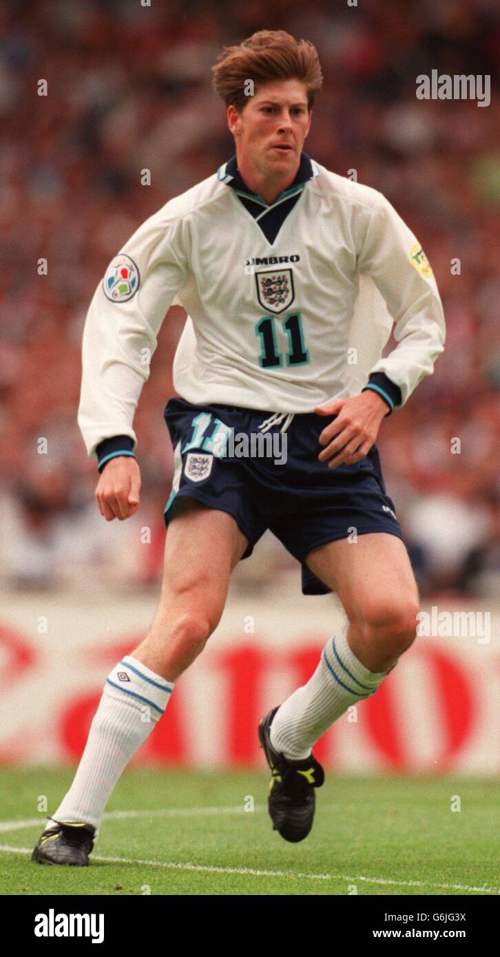 Soccer, Euro 96. England v Spain, Wembley Stock Photo - Alamy