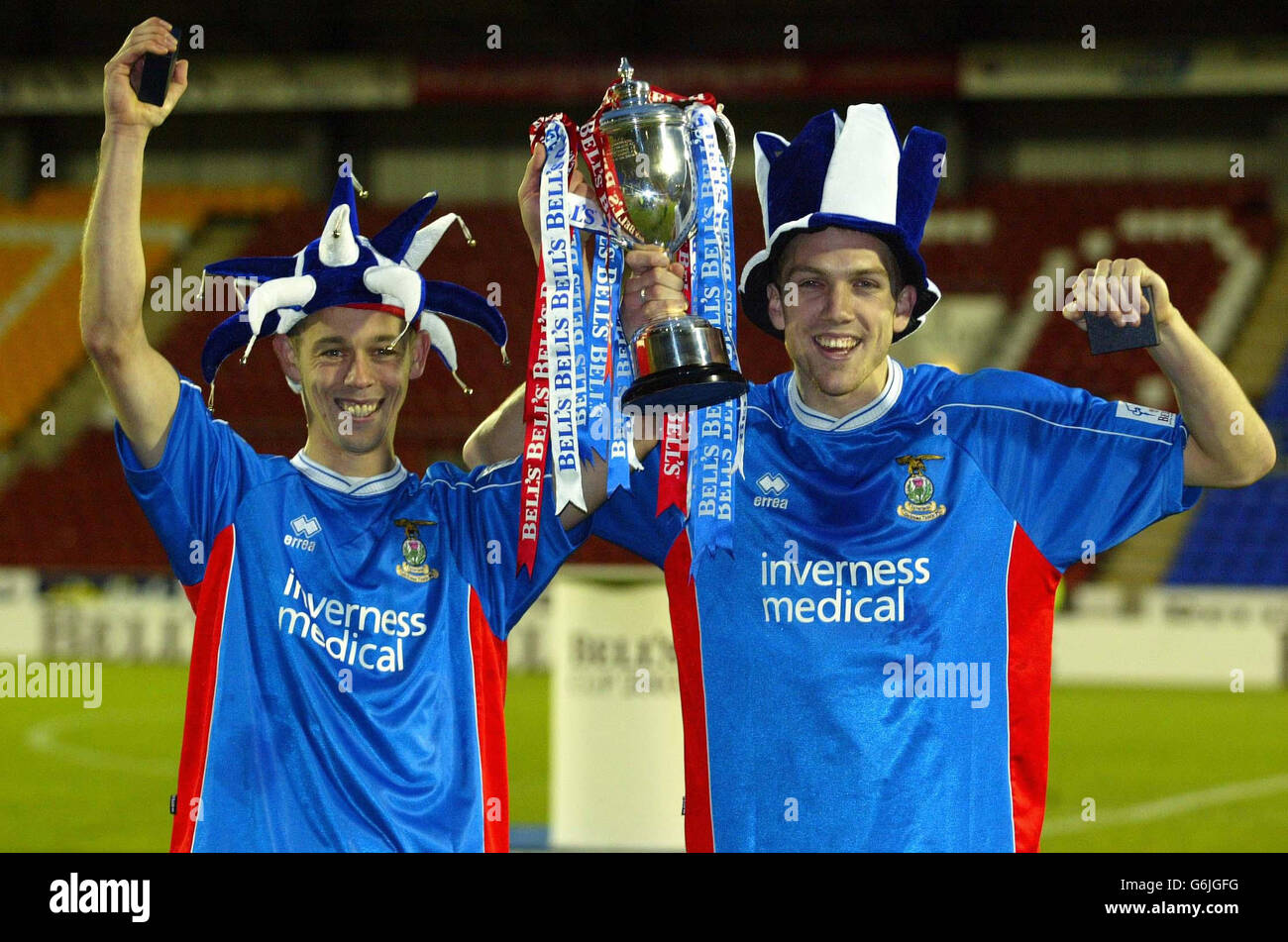 EDITORIAL USE ONLY. Inverness goal scorers Steven Hislop (left) and ...