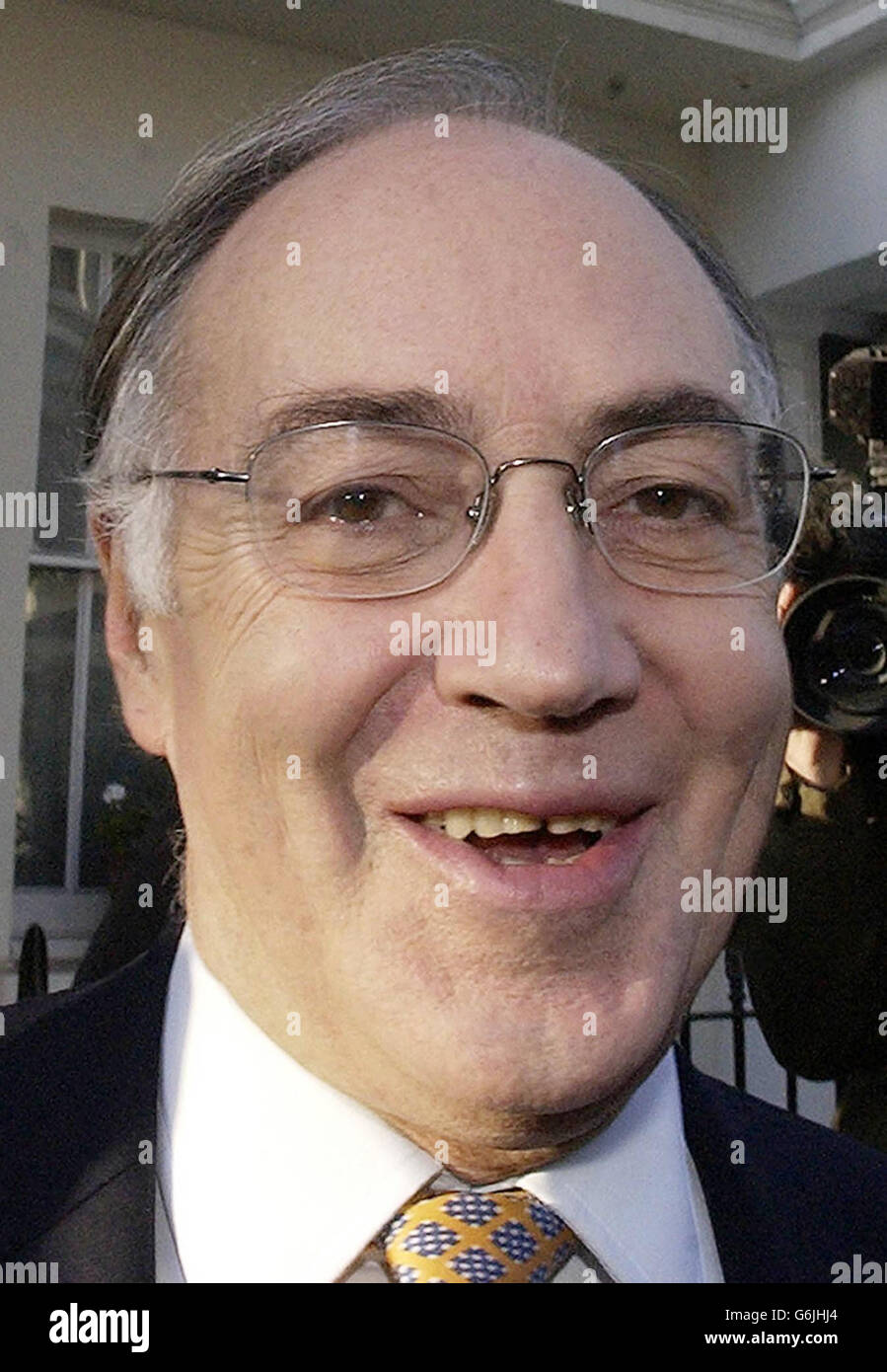 Politics head head shot smiling michael howard hi-res stock photography ...