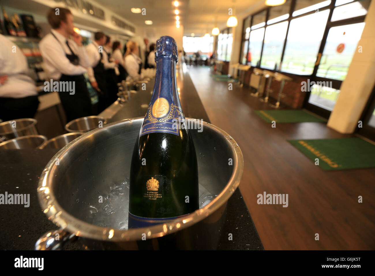 Golden miller cheltenham hi-res stock photography and images - Alamy