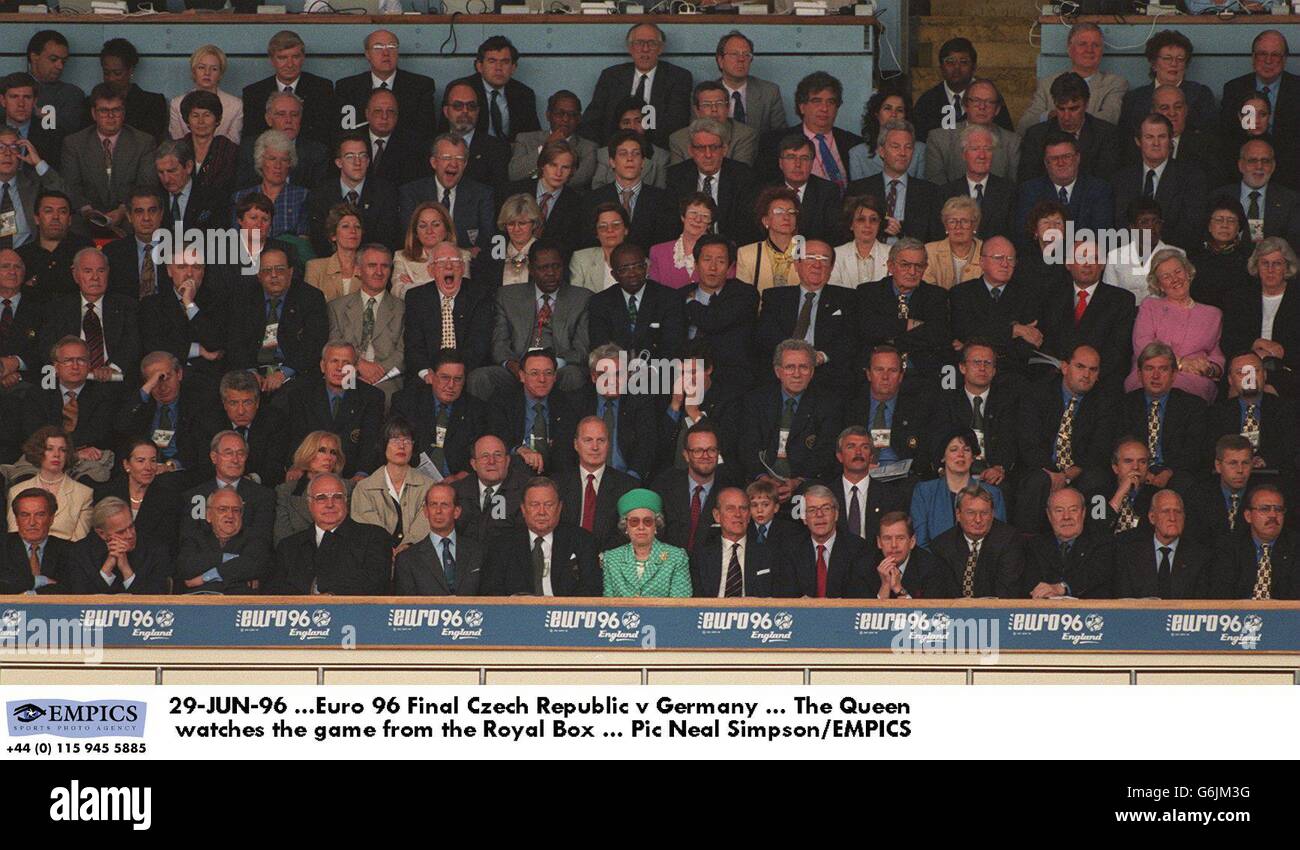 Royal box wembley hi-res stock photography and images - Alamy