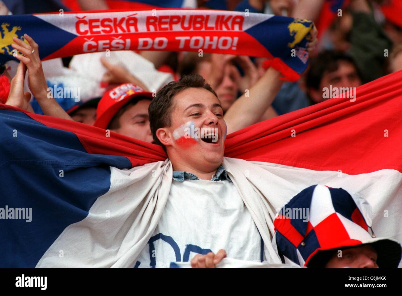 Soccer euro 96 final czech rep v germany at wembley hi-res stock ...