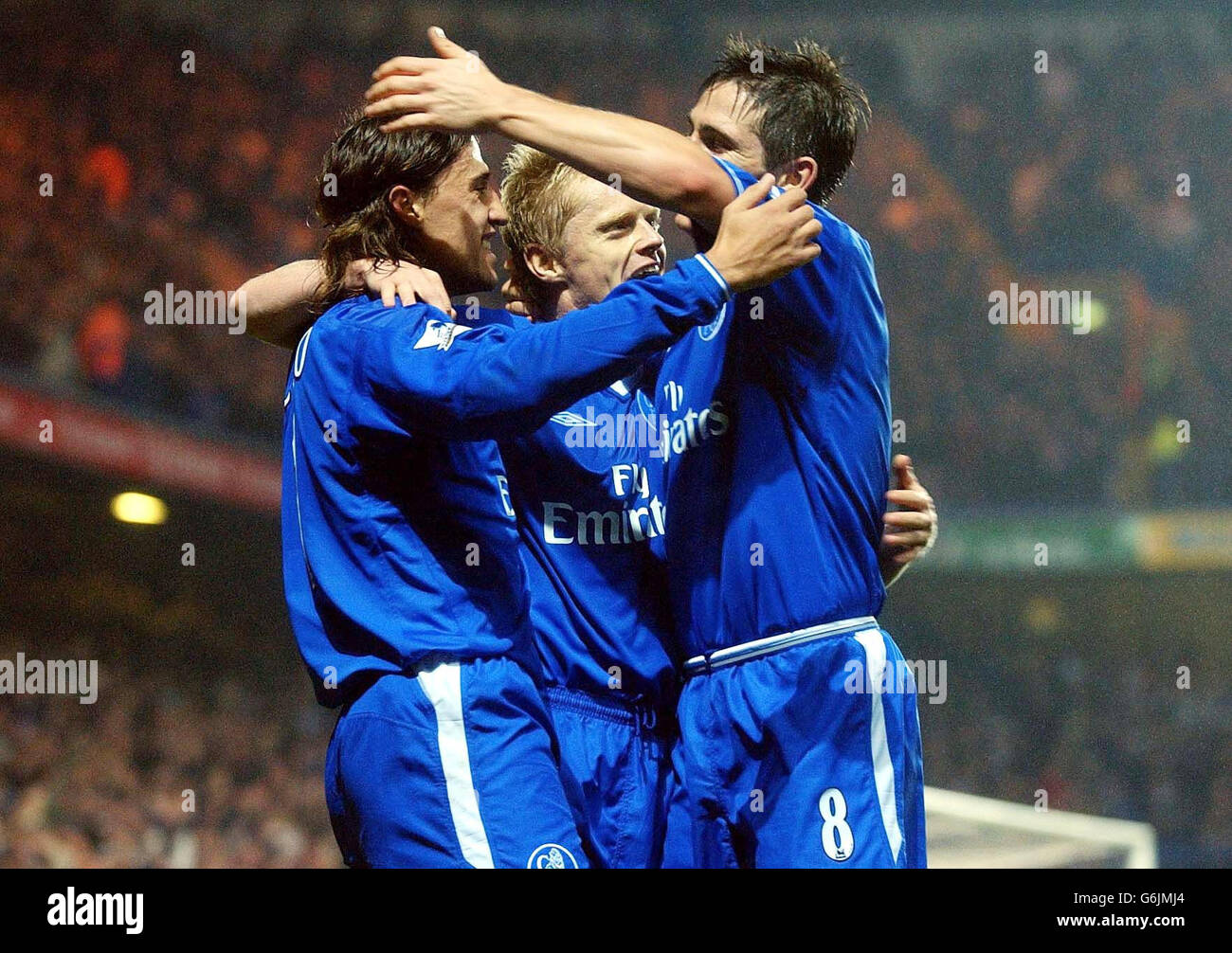 Sport football action celebrating congratulating hernan crespo hi-res ...