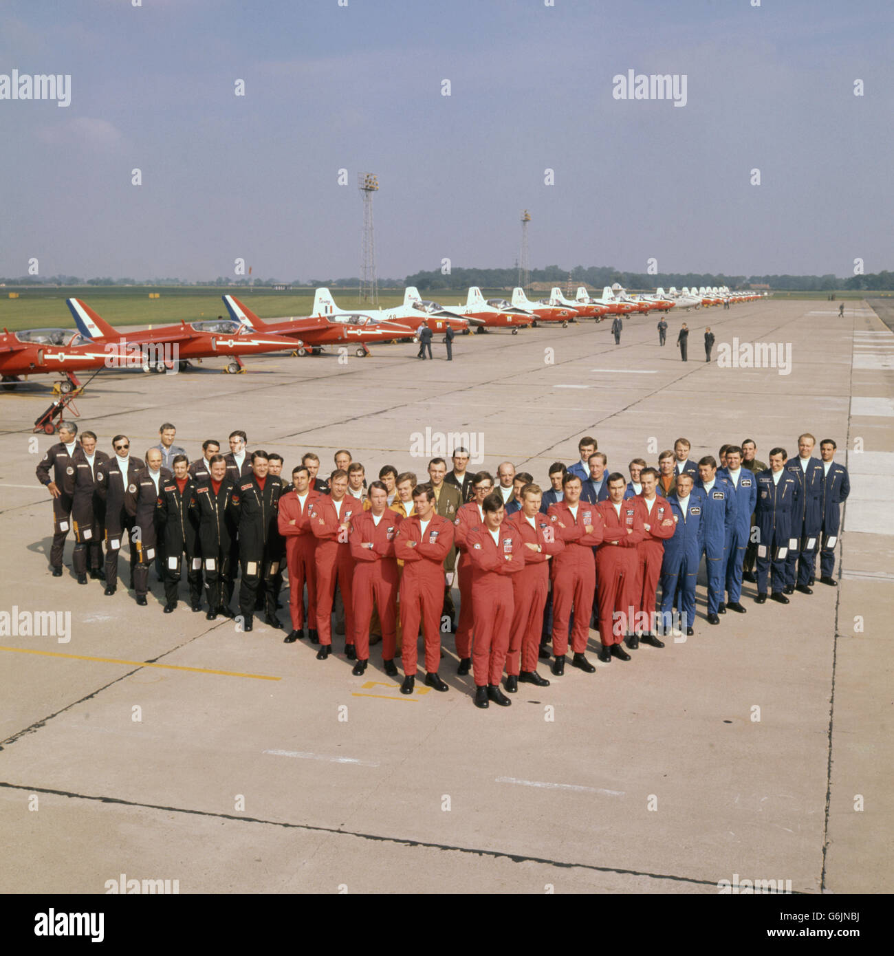 The macaws extreme left hi-res stock photography and images - Alamy