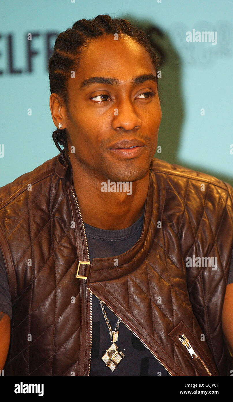 Simon Webbe from Boy band Blue during a personal appearance to promote ...