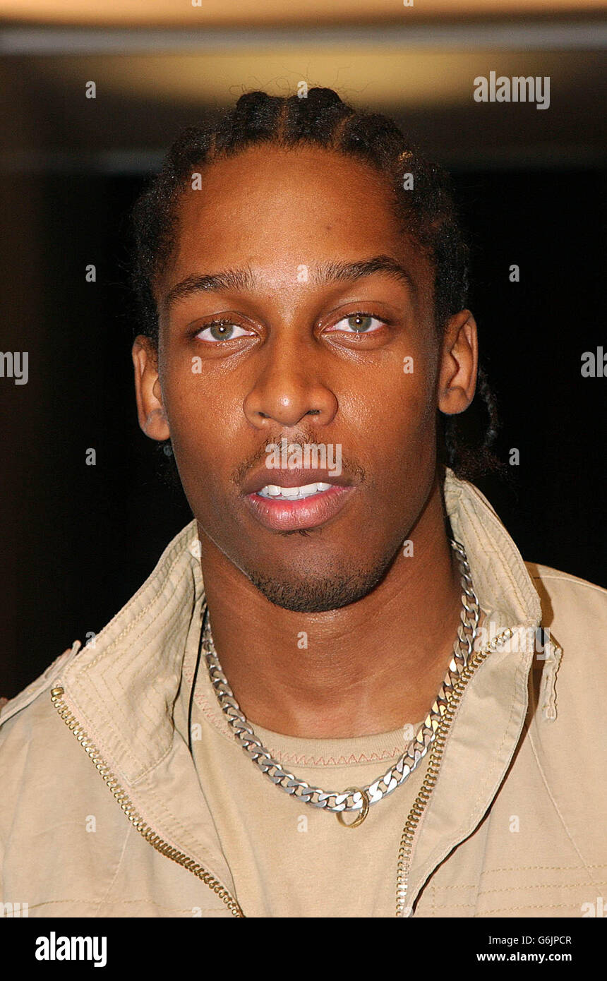 Music television trl hi-res stock photography and images - Alamy