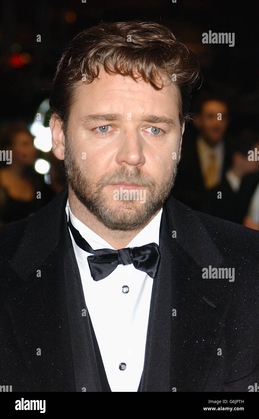 Actor Russell Crowe arrives for the Royal Film Performance 2003 - a ...