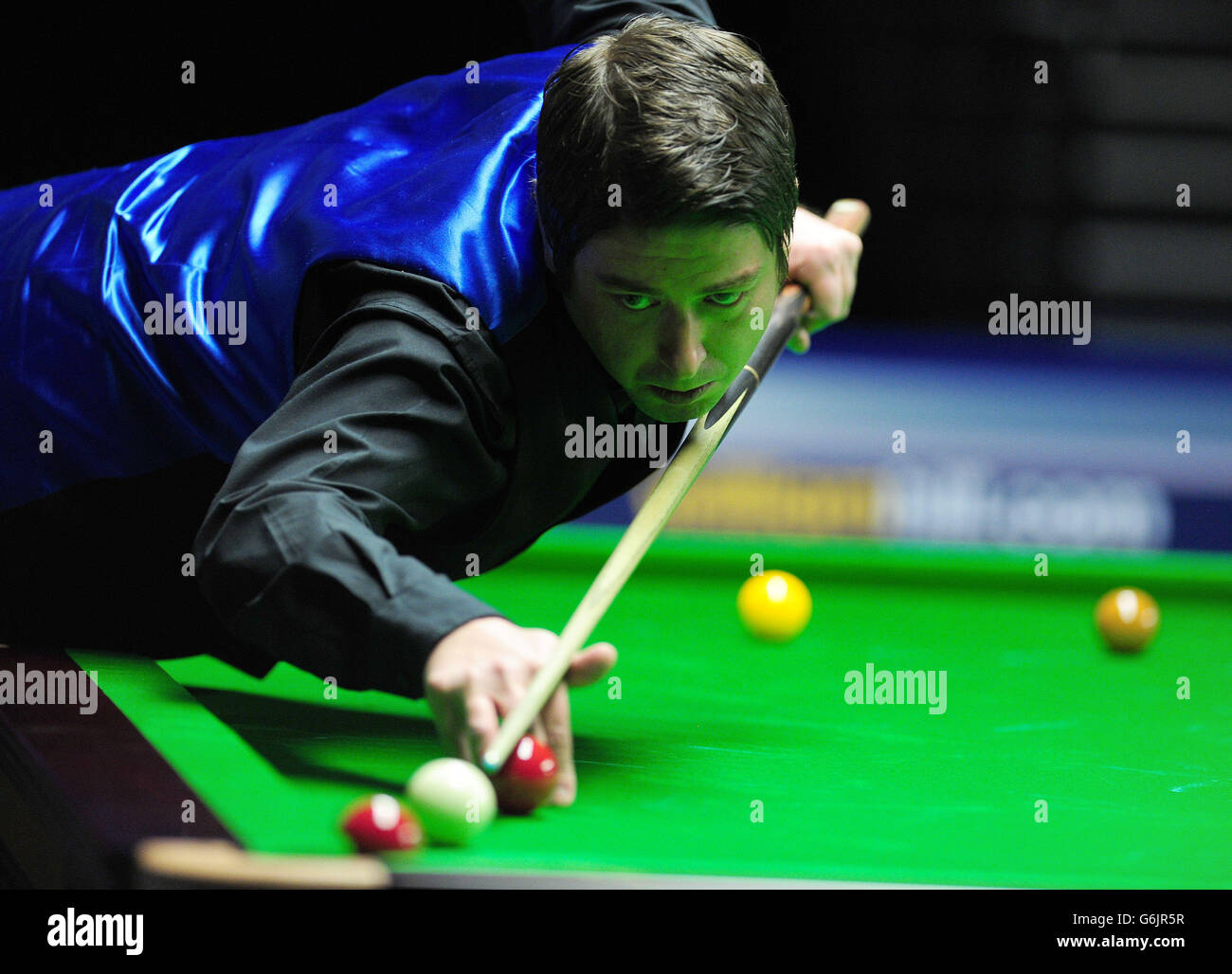 Sport snooker action matthew stevens hi-res stock photography and ...