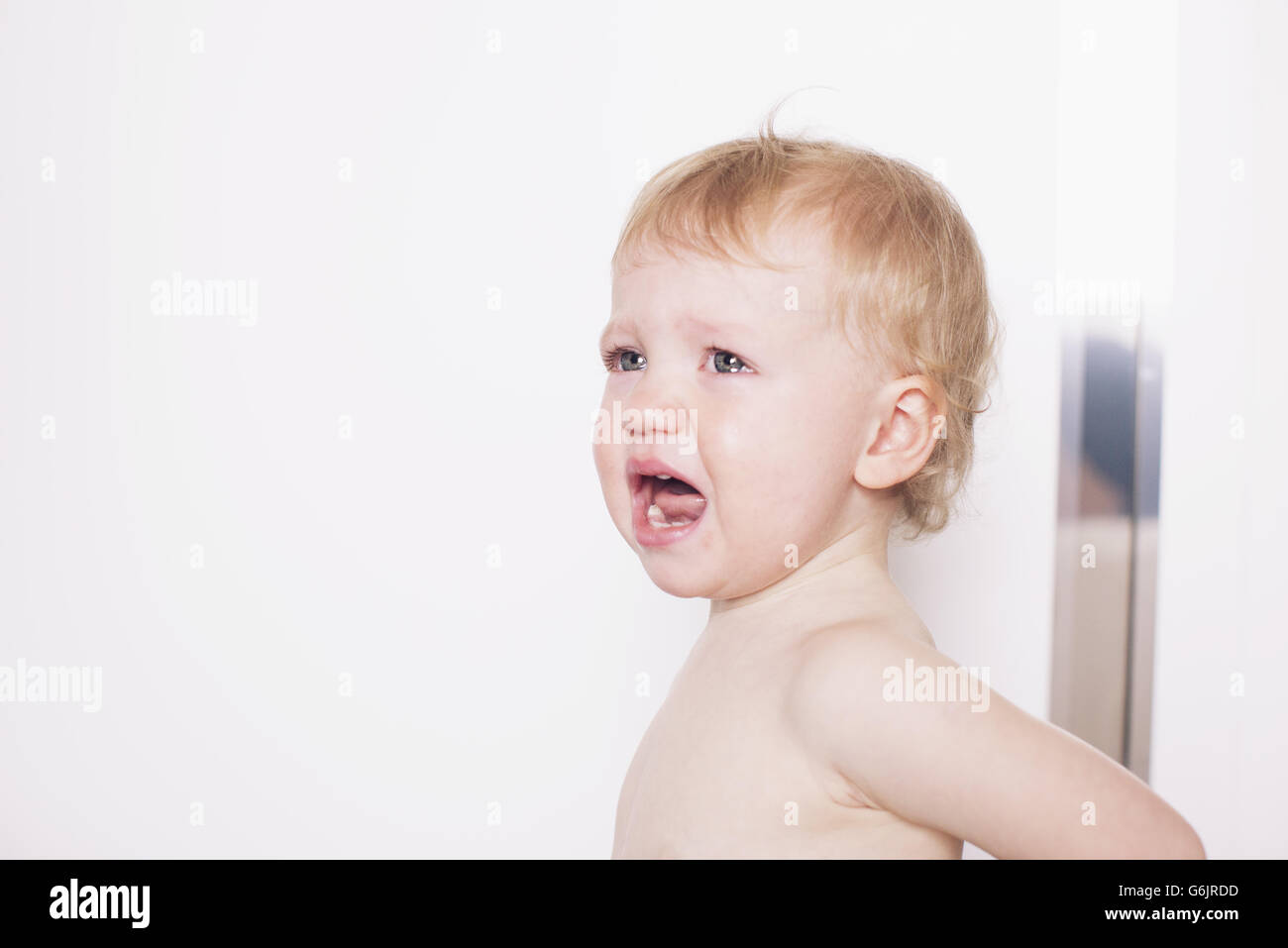 Little boy crying Stock Photo - Alamy