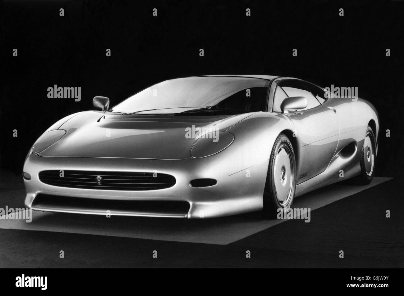 Jaguar xj 220 Black and White Stock Photos & Images - Alamy