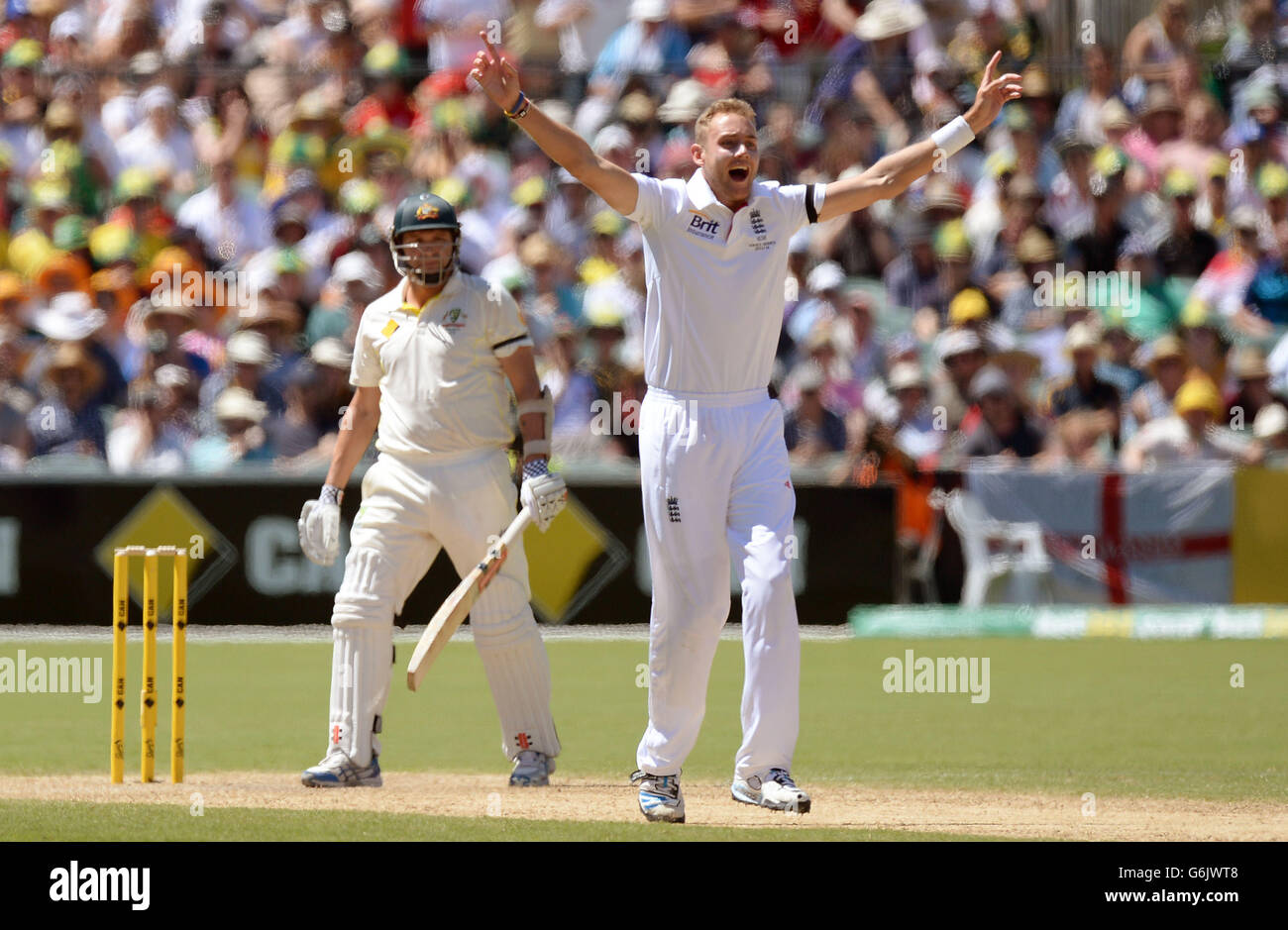 Cricket - The Ashes 2013-14 - Second Test - Australia v England - Day ...