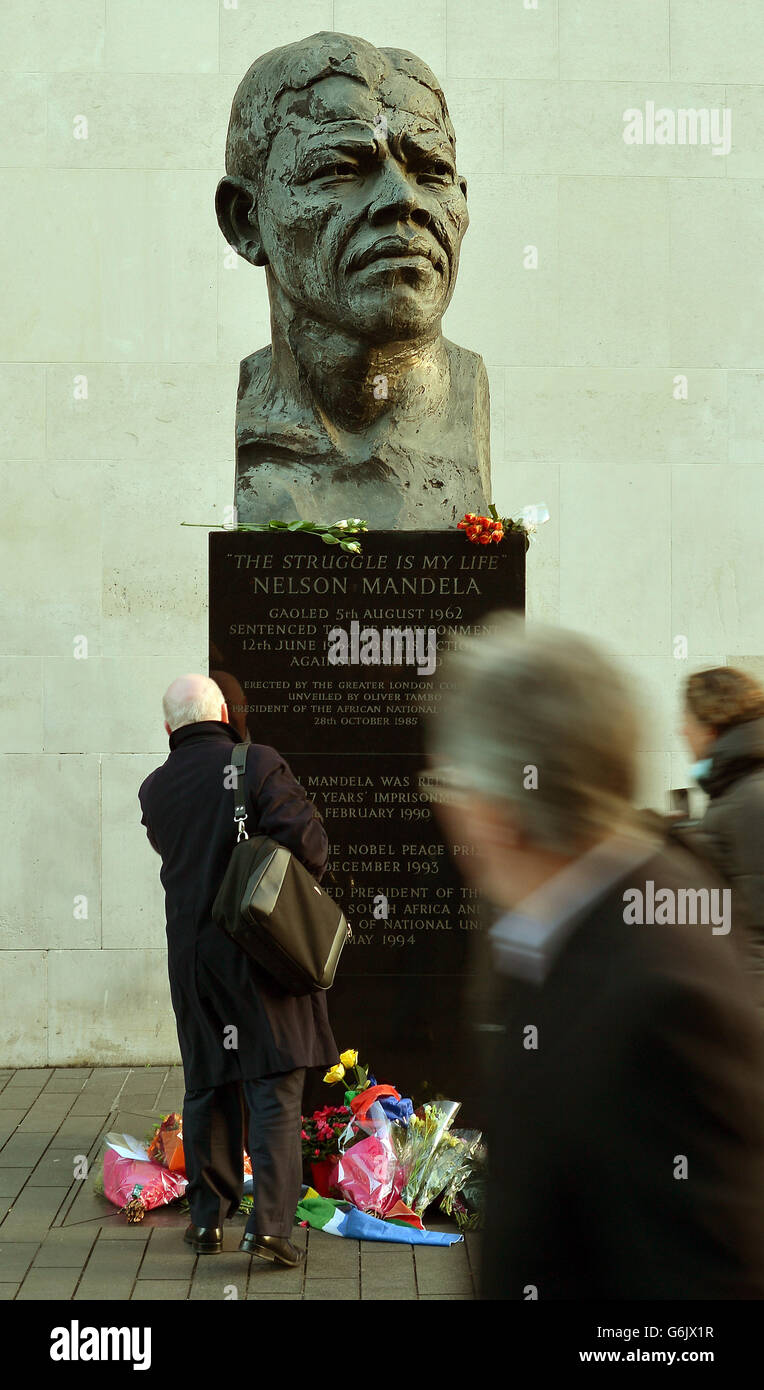 Nelson Mandela death Stock Photo - Alamy
