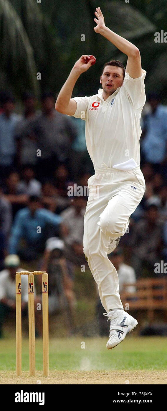 Cricket action bowling steve harmison hoddersearch hi-res stock ...