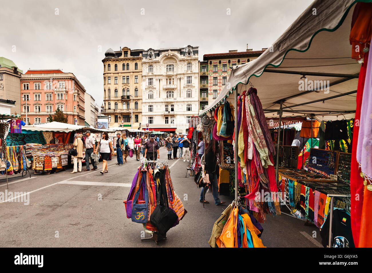 Stall naschmarkt hi-res stock photography and images - Alamy