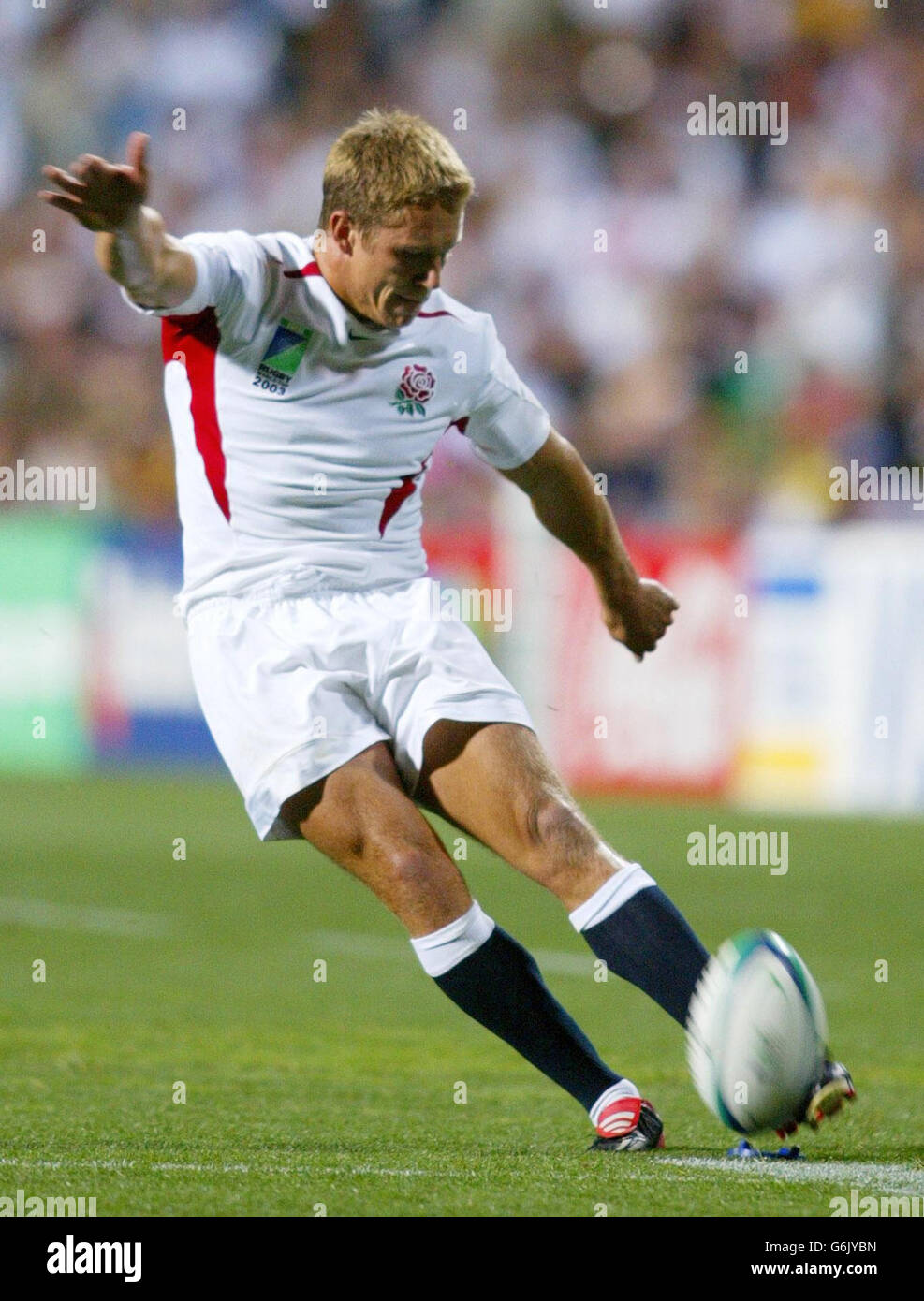 Sport rugby union action rwc2003 kicking jonny wilkinson hi-res stock ...