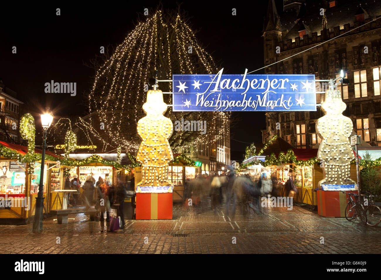 Aachen Christmas market at night, Aachen, North Rhine-Westphalia Stock ...