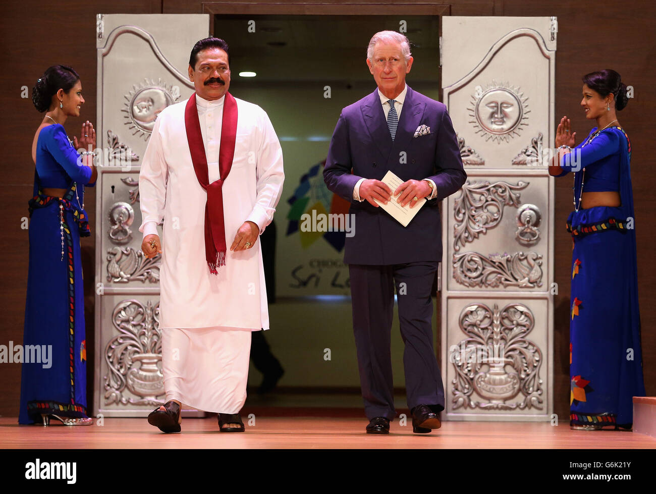 President mahinda rajapaksa of sri lanka left hi-res stock photography ...