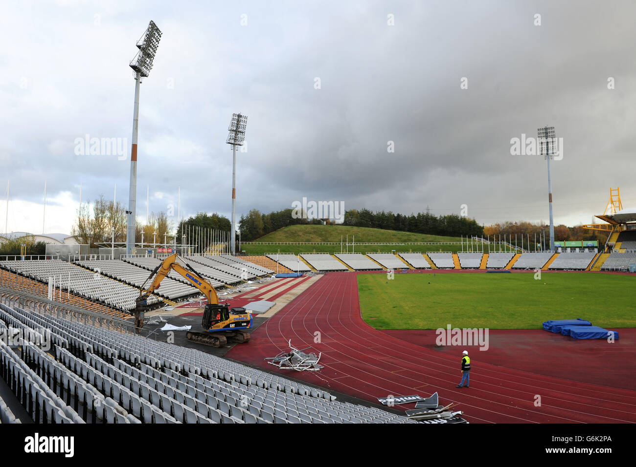 Demolition begins on the Don Valley Stadium, Sheffield Stock Photo - Alamy