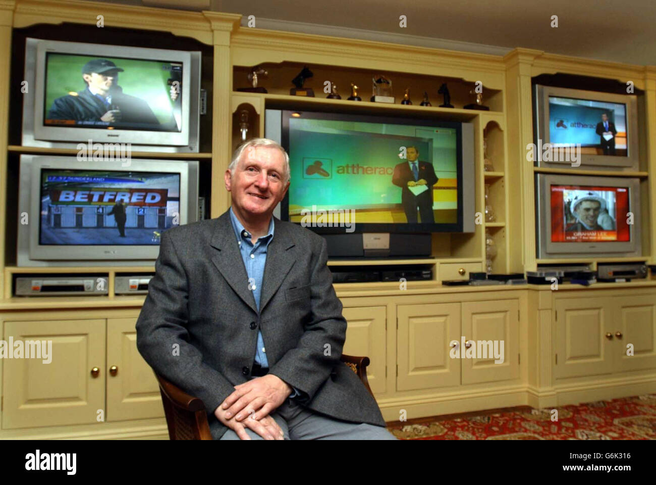 Martin pipe at his stables hi-res stock photography and images - Alamy
