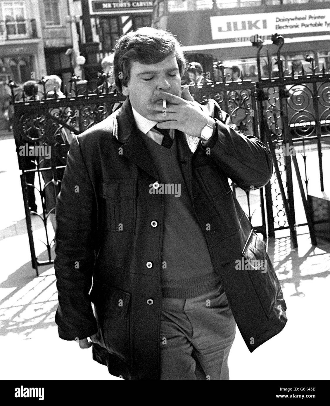 Darts Champion Jocky Wilson Stock Photos & Darts Champion Jocky Wilson ...