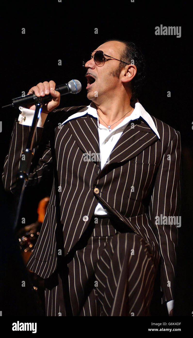 Lead Singer Of Dexys Midnight Runners High Resolution Stock Photography ...