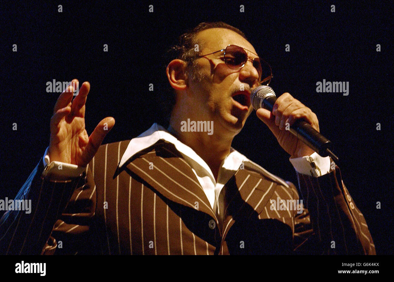 Lead singer of dexys midnight runners hi-res stock photography and ...