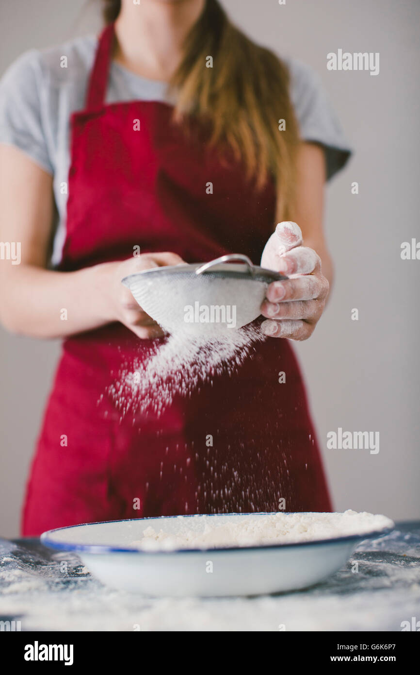 Close up sieving flour hi-res stock photography and images - Alamy