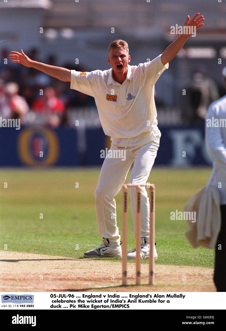 Alan mullally england hi-res stock photography and images - Alamy