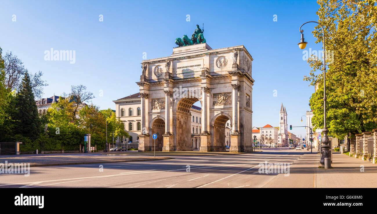 Munich gate hi-res stock photography and images - Alamy