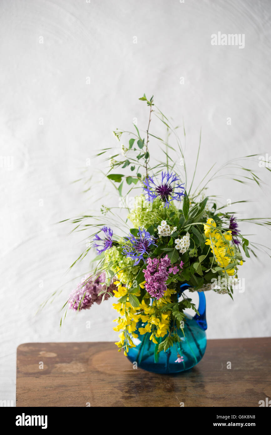 Bunch of spring flowers Stock Photo - Alamy