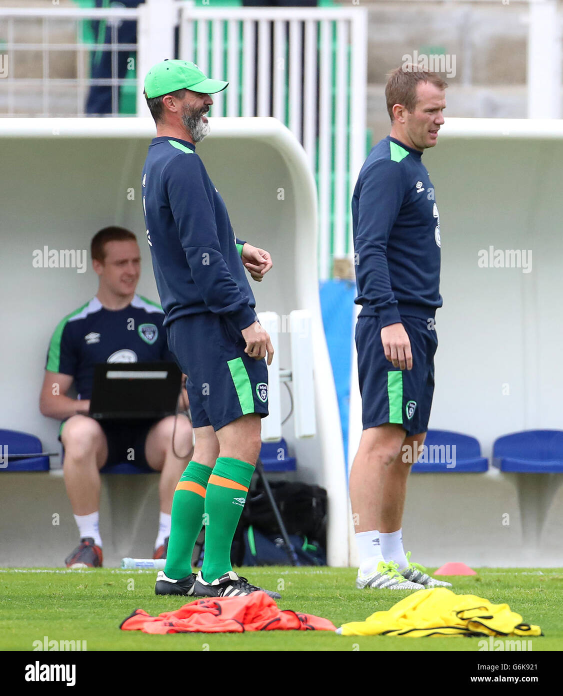 Republic of Ireland assitant manager Roy Keane (left) with Glenn Whelan ...