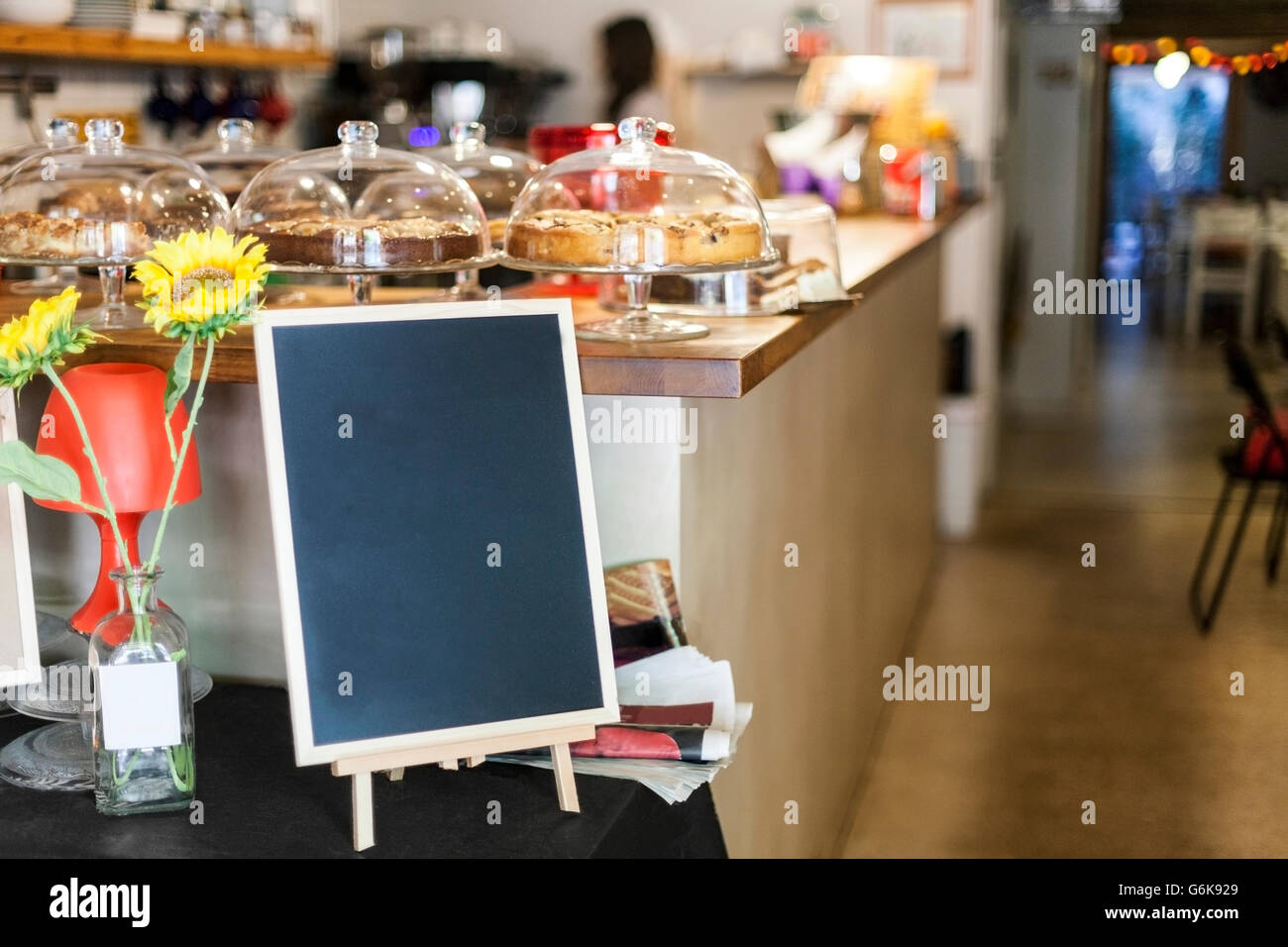 Welcome cafe sign hi-res stock photography and images - Alamy