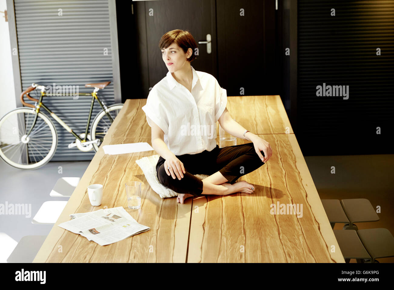 Table in position hi-res stock photography and images - Alamy