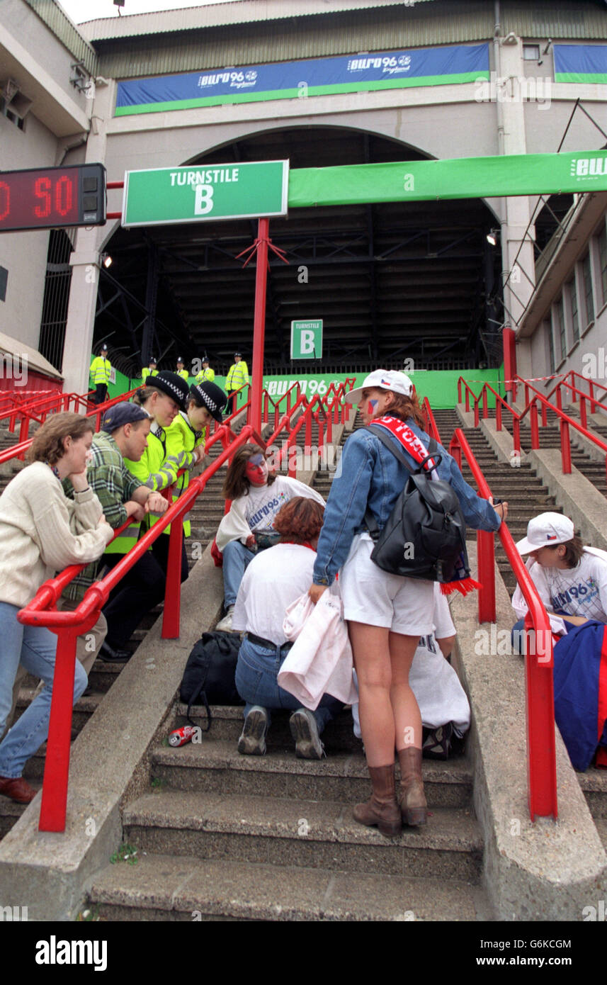 Soccer - Euro 96 - Final - Germany v Czech Republic. Ticketless fans ...