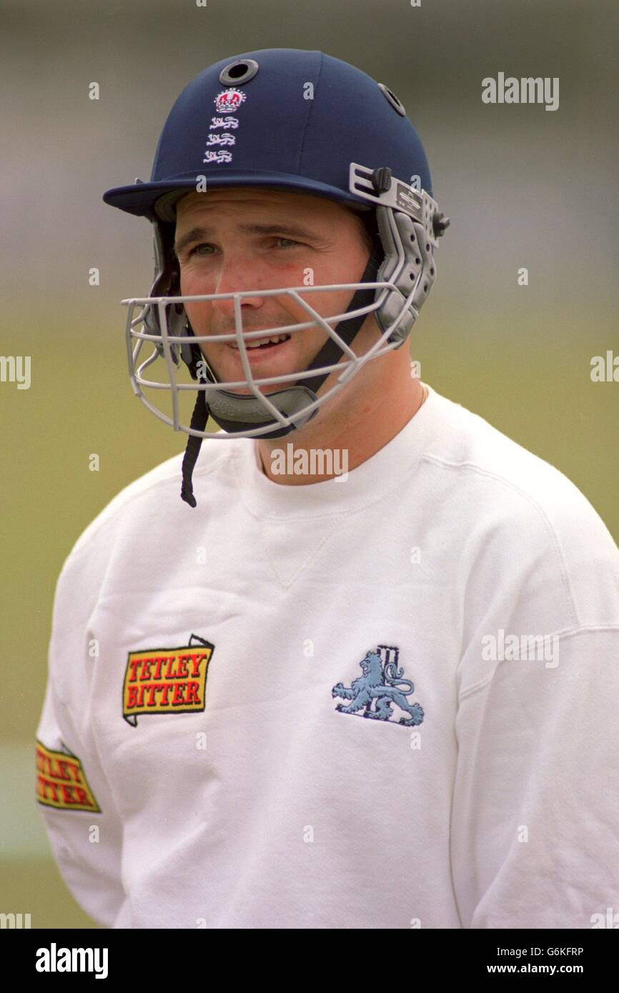 England Cricket. Mark Ealham, England Stock Photo - Alamy