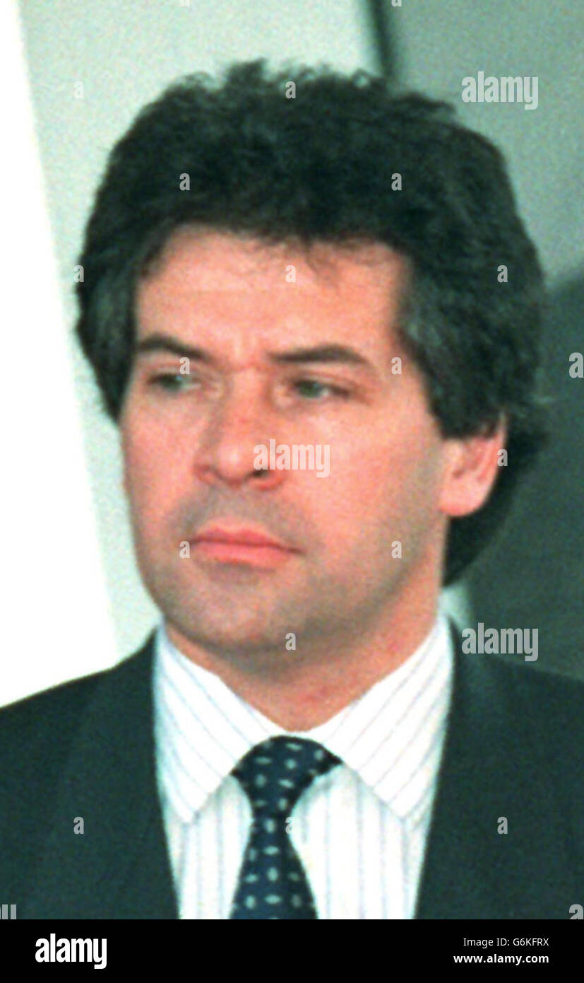 Politics head head shot peter westmacott hi-res stock photography and ...