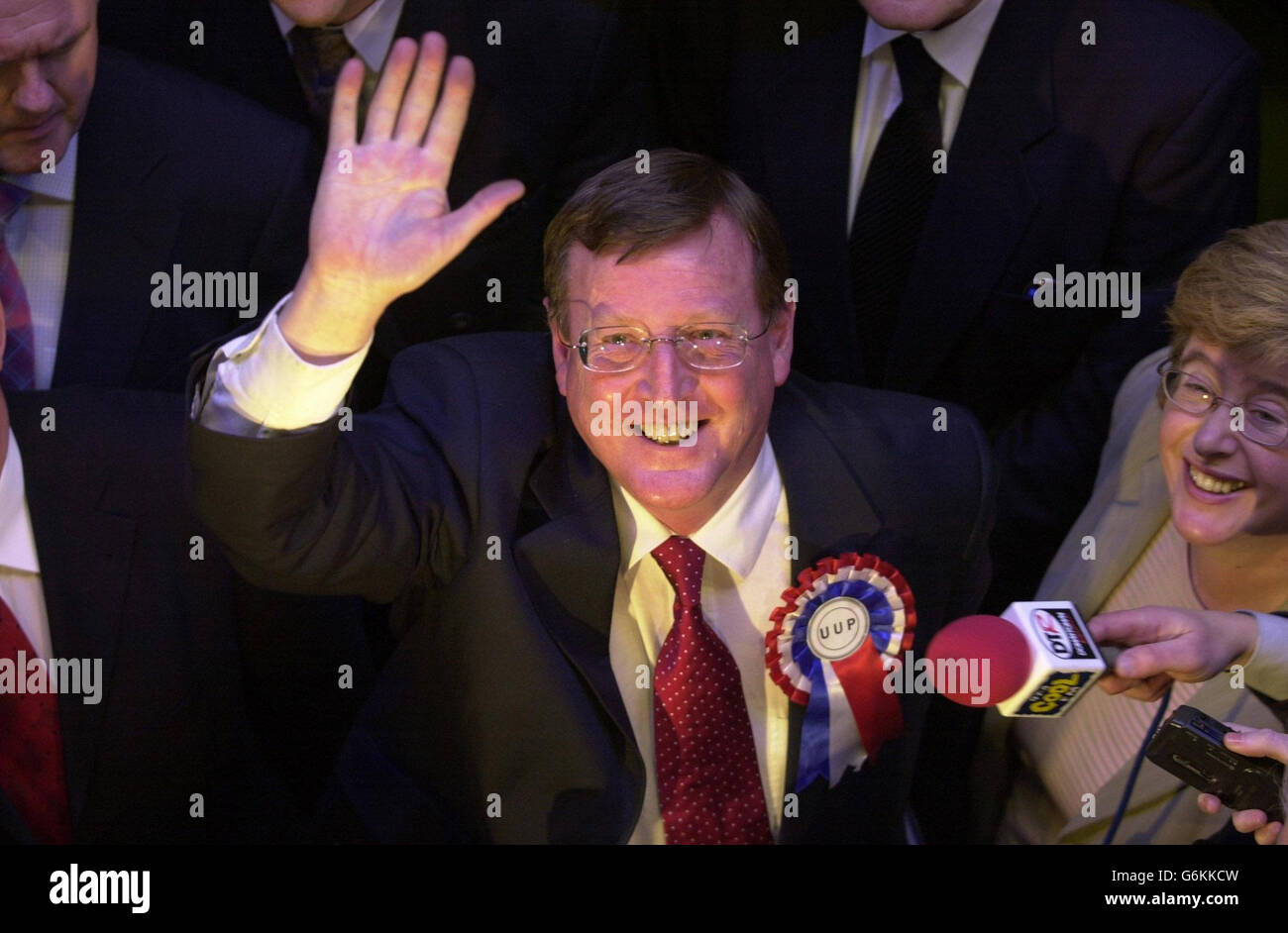 Ulster Unionist Leader, David Trimble emerges from the counting office ...