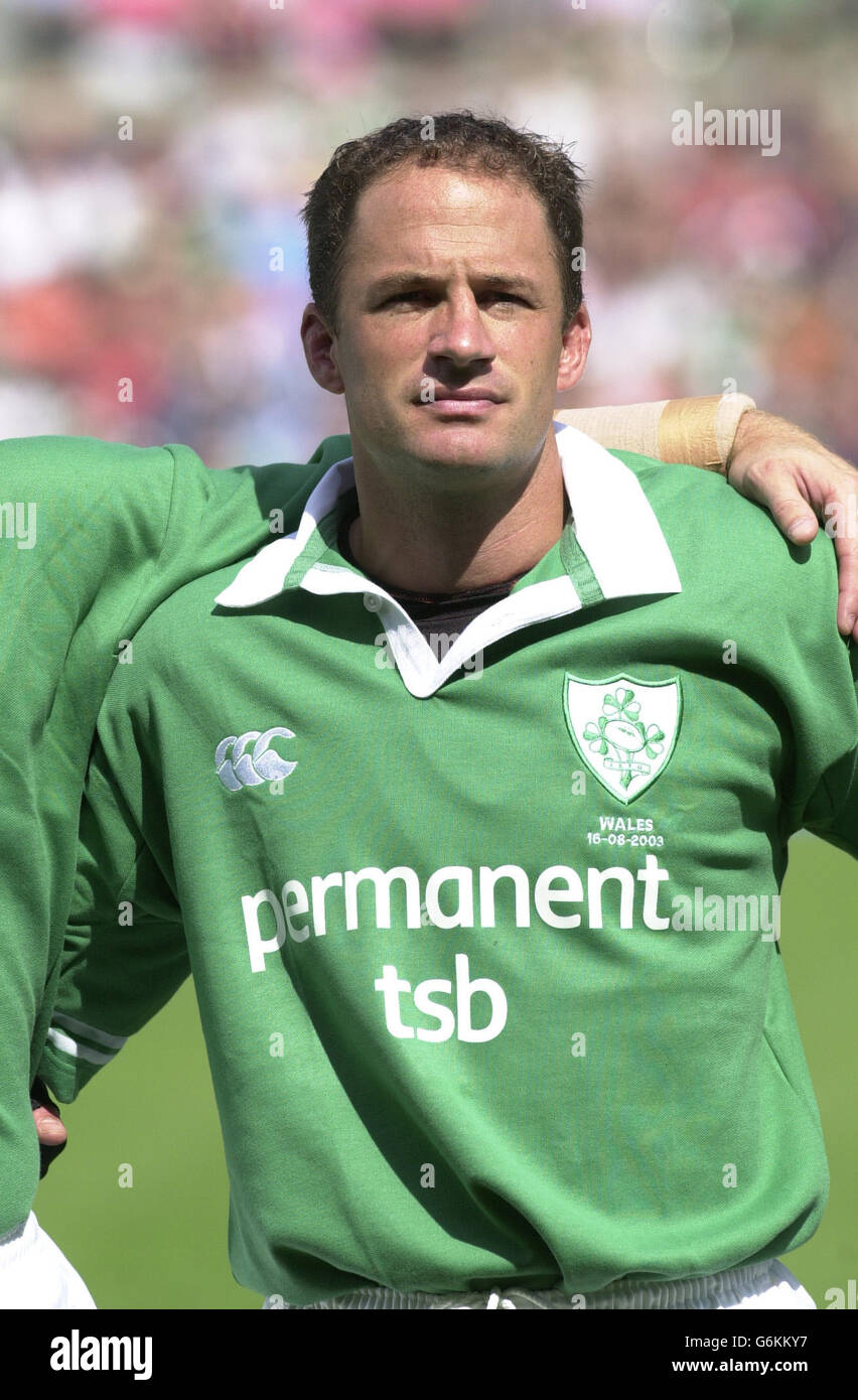 David Humphreys Ireland rugby Stock Photo - Alamy