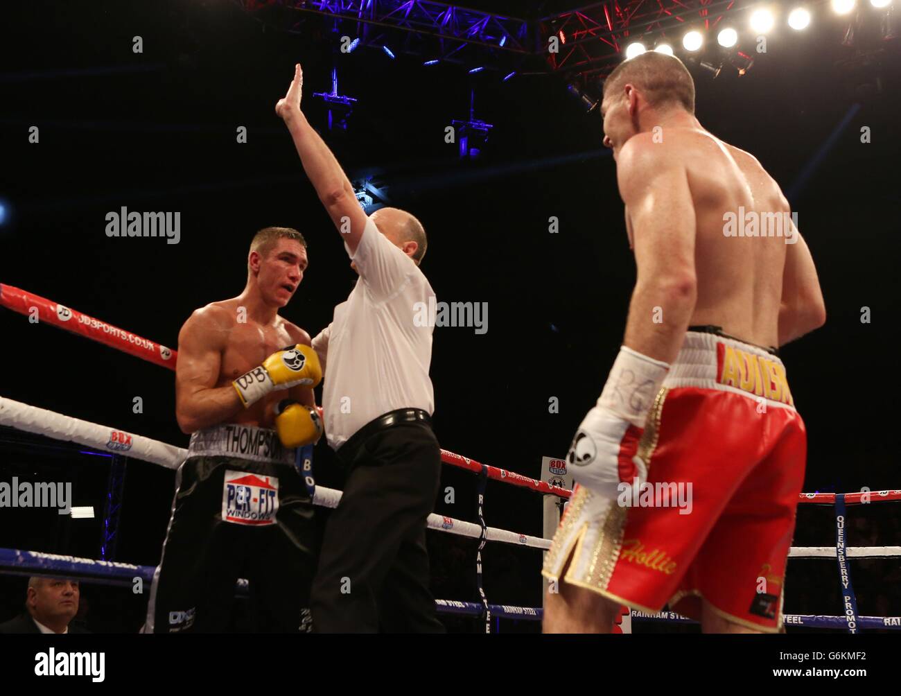 The ref steps in front of Mark Thompson during his defeat to Liam Smith ...