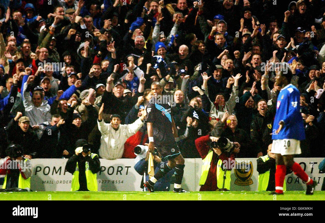 Sport football celebrating marcus bent hi-res stock photography and ...