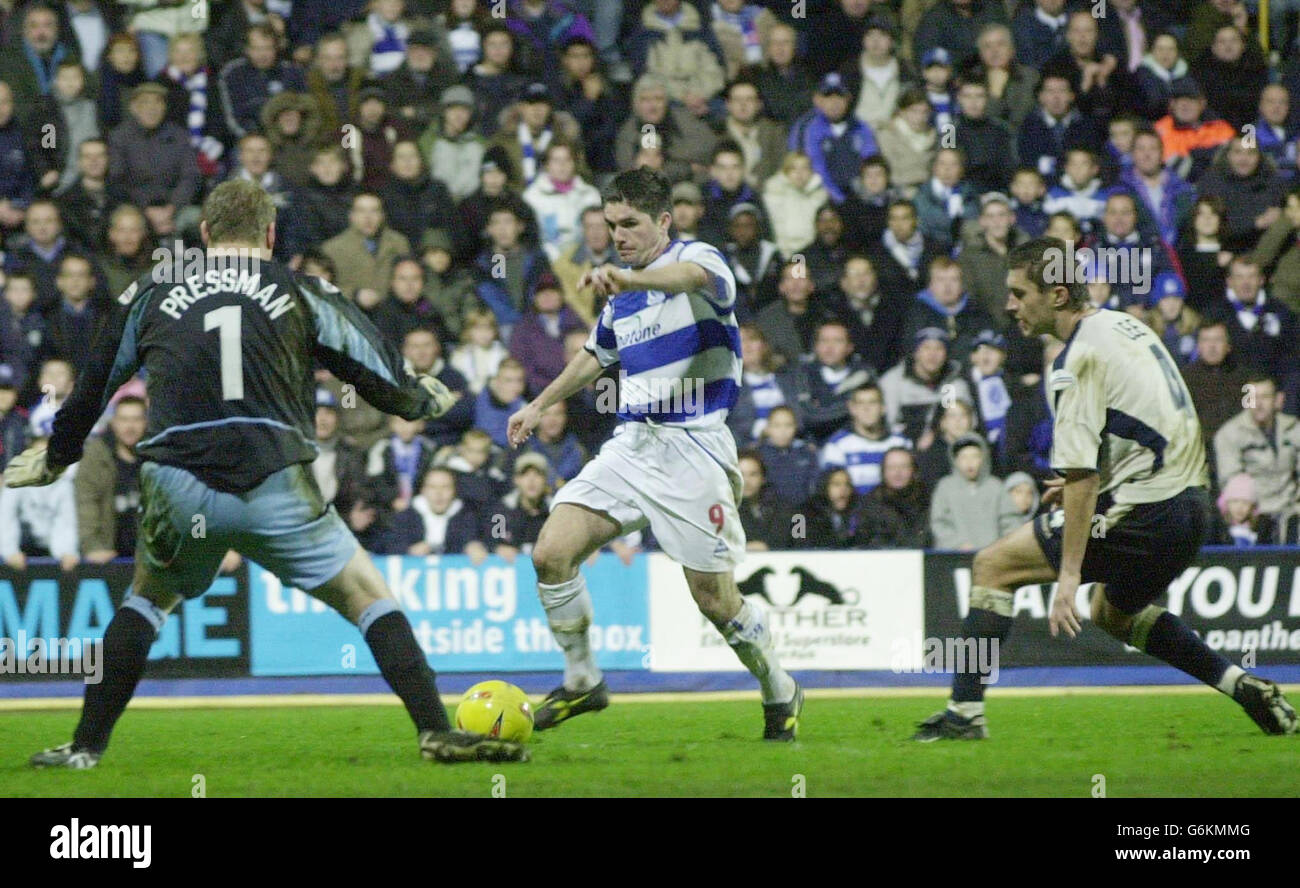 Football tony thorpe hi-res stock photography and images - Alamy