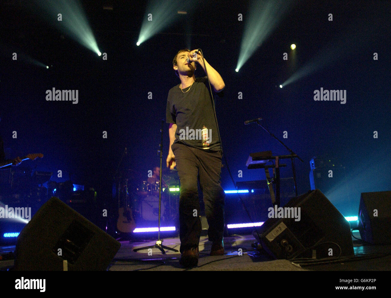 Lead singer blur hi-res stock photography and images - Alamy