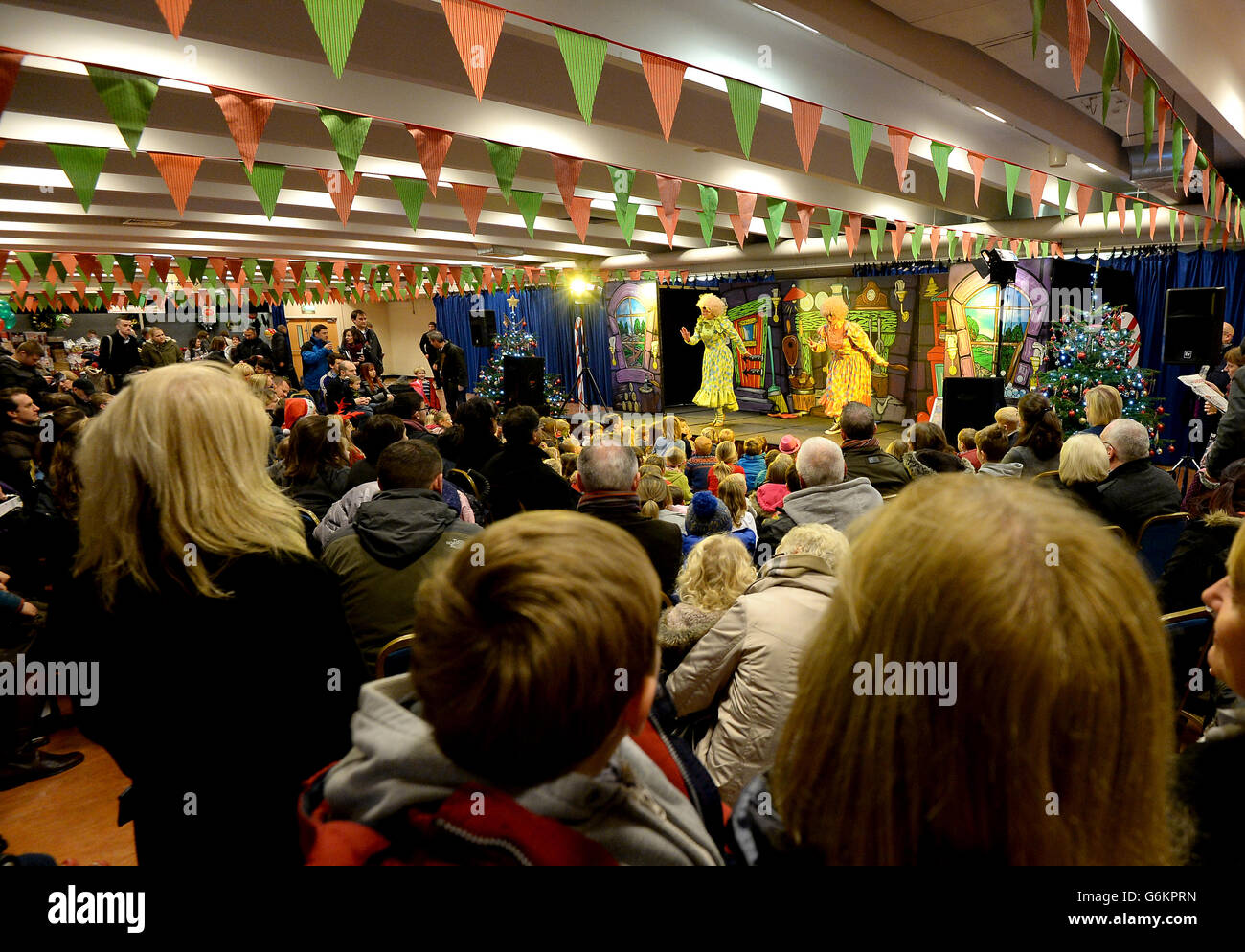 Pantomime children hi-res stock photography and images - Alamy