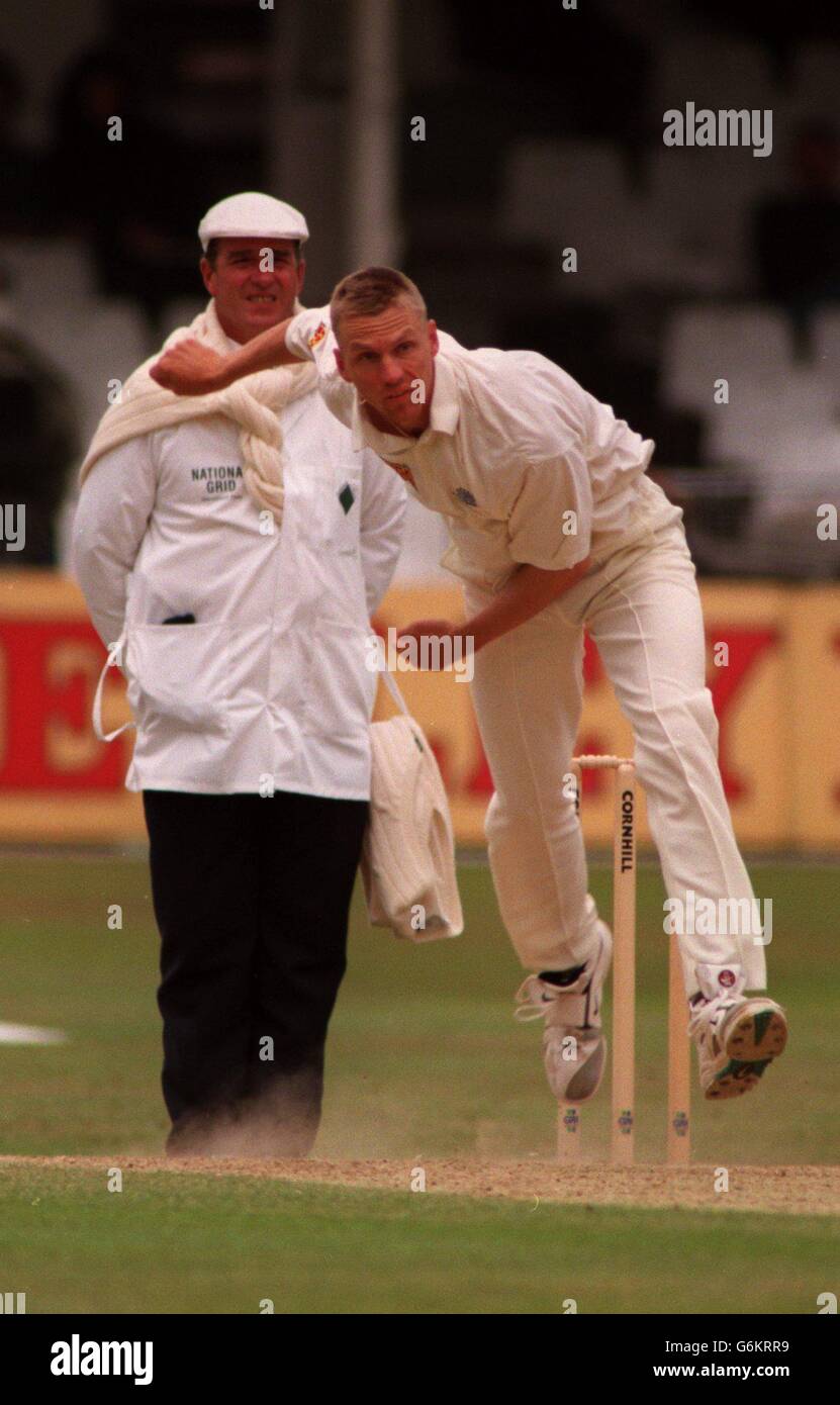 Cricket ... England v India - Trent Bridge. Alan Mullally - England ...