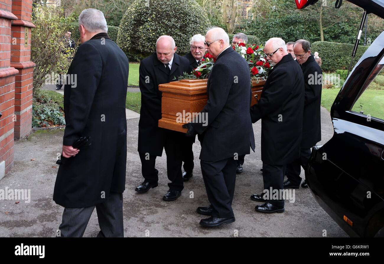 Bill Foulkes funeral Stock Photo - Alamy